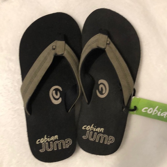 Cobian | Shoes | Nwt Cobian Jump Flip Flops In Olive And Black These ...